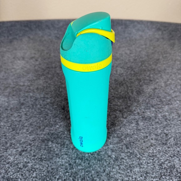 owala | Dining | Owala Freesip Water Bottle 24oz Teal Green Yellow Flip ...